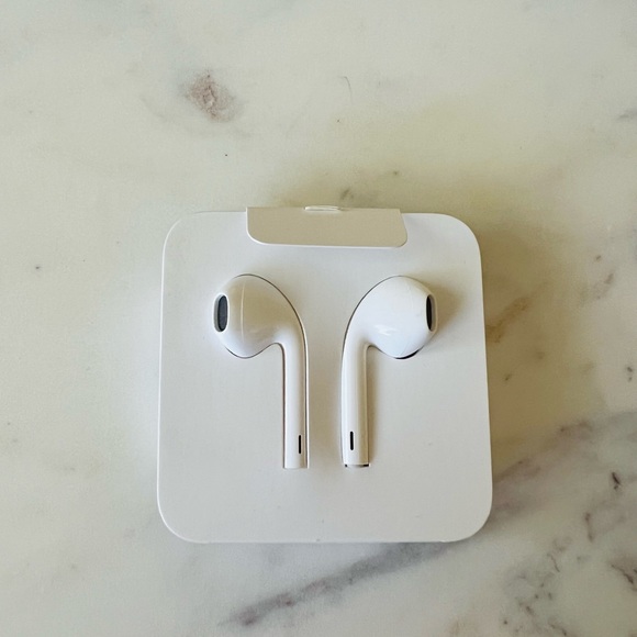 Apple | Headphones | Earpods With Lightning Connector New No Tags ...